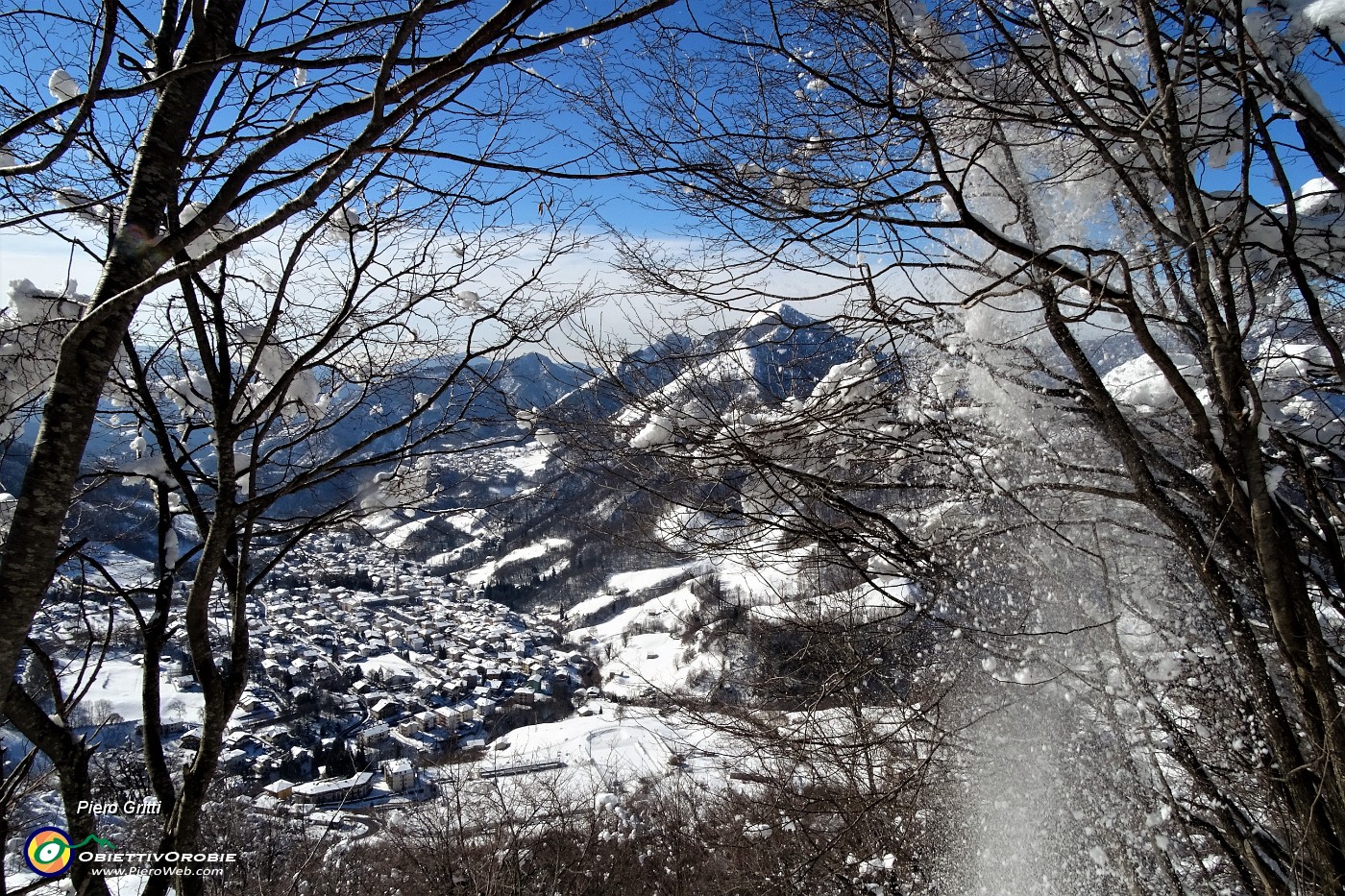Alla CROCE del MONTE CASTELLO (1425 m) in solitaria marzolininvernale ...