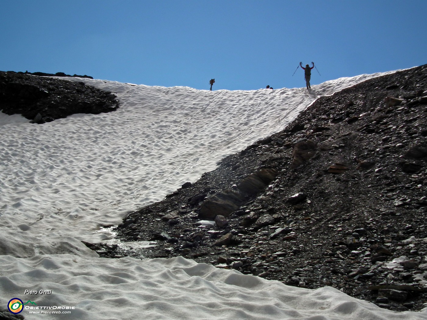 Al Rifugio Quinto Alpini (2877 m) con traversata al Rif. Pizzini dal ...