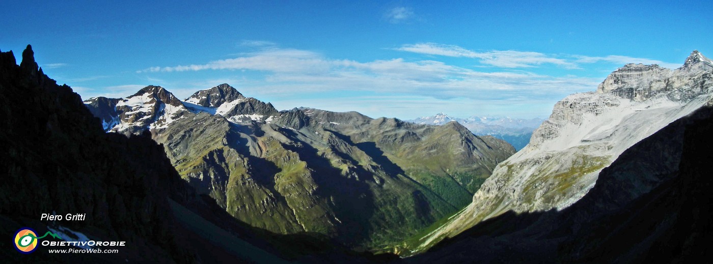 Al Rifugio Quinto Alpini (2877 m) con traversata al Rif. Pizzini dal ...