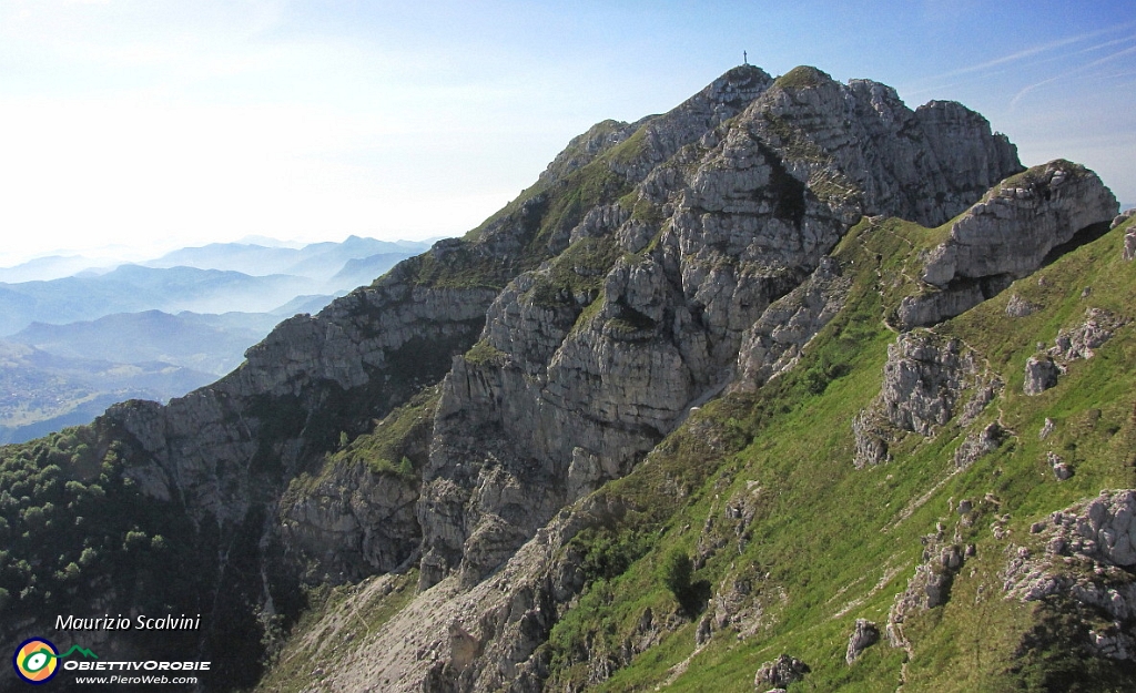 CRESTA NORD DEL RESEGONE - Sentieri 582 e 8/30 La vetta si avvicina....